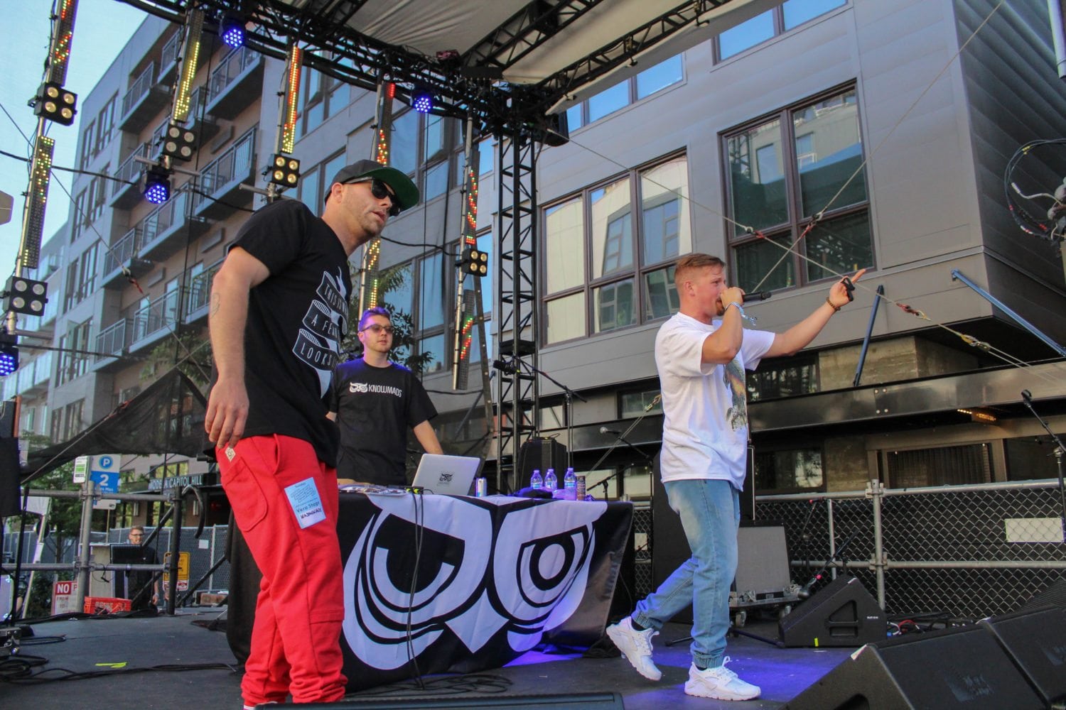 The Couch Surfin Tour With The KnowMads and All Star Opera