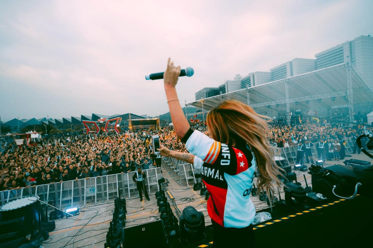 Helena Legend Releases Slappin' New Song "Right Here"