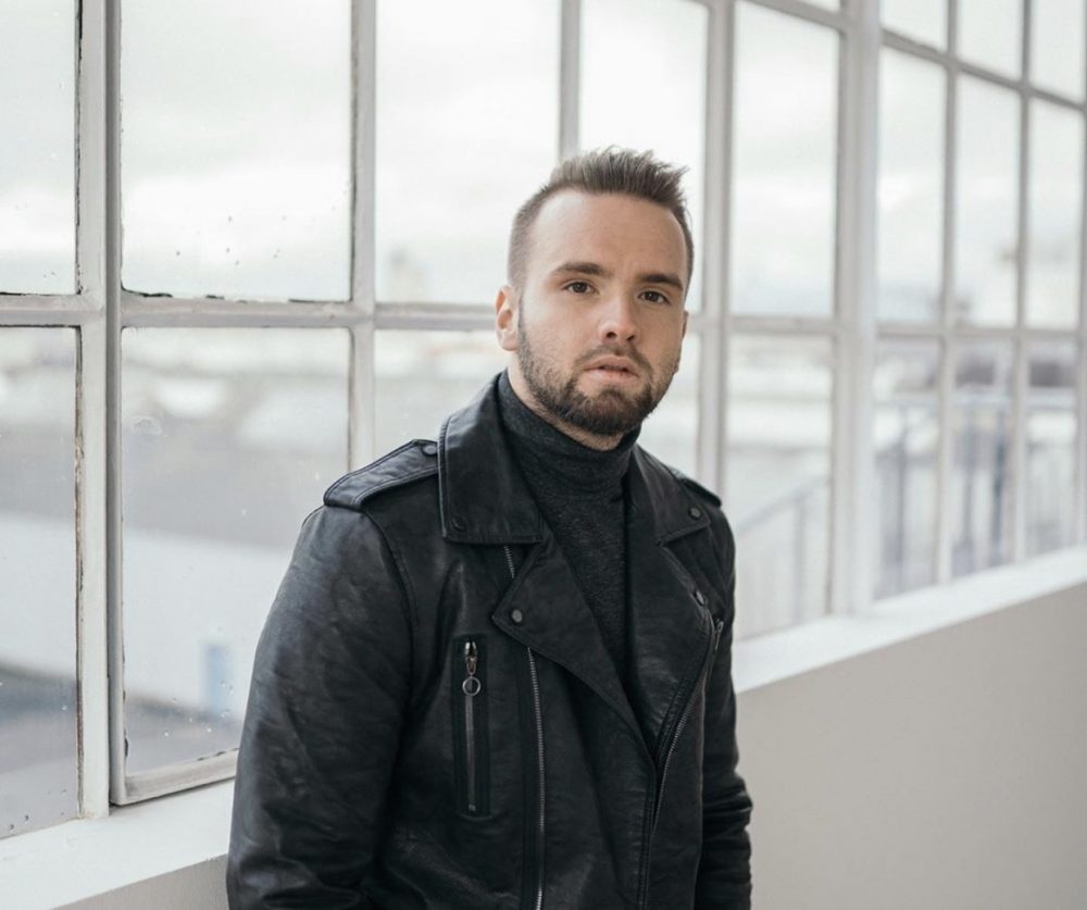 Rising Star Topic Talks "Breaking Me" & Melancholic Dance Music