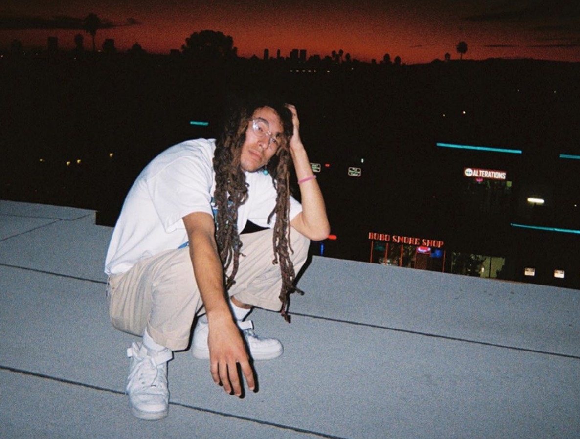 Max Wells Perfectly Toes The Line Between Eloquent Bar Delivery And ...